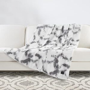 lucky brand oversized super plush microfiber throw blanket in printed white/gray tie dye, 50in x 70in