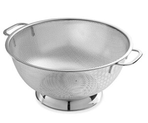 bellemain 5 qt metal colander with handle | pasta, spaghetti, berry, fruit, vegetable, kitchen food strainer basket | 18/8 stainless steel colander bowl | pot drainer for cooking, sifter strainer