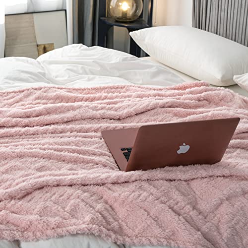 DaysU Sherpa Fleece Blanket, Throw Blanket for Couch, Sofa, Bed, Lightweight Soft Cozy Warm Fuzzy Blankets for Camping, Picnic, Travel, Pink Jacquard, 60” x 80”