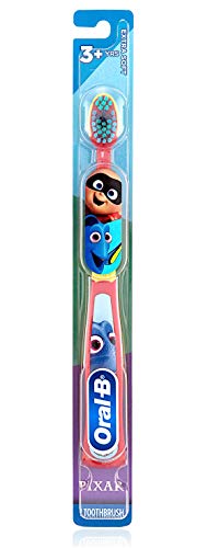 Oral-B Battery Powered Kids Manual Toothbrush, Finding Dory Characters, for Children and Toddlers 3+, Extra Soft Bristles - Pack of 6 (Characters and Colors Vary)