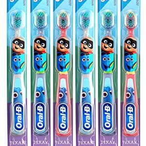 Oral-B Battery Powered Kids Manual Toothbrush, Finding Dory Characters, for Children and Toddlers 3+, Extra Soft Bristles - Pack of 6 (Characters and Colors Vary)