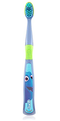 Oral-B Battery Powered Kids Manual Toothbrush, Finding Dory Characters, for Children and Toddlers 3+, Extra Soft Bristles - Pack of 6 (Characters and Colors Vary)