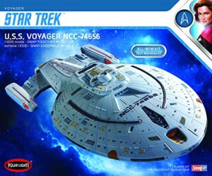 round 2 polar lights star trek u.s.s. voyager (snap) 2t 1:1000 scale model kit (pol980m)