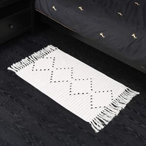 Boho Hand Woven Bathroom Rug Fringe Rug for Bedroom Cotton Woven Tassel Throw Rug， Moroccan Accent Tribal Decorative Throw Floor Carpet , Exquisite Geometric Minimalist Style (2.0 ft x 3.0 ft, White)