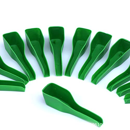 4pcs Green Bird Feeder Spoon Plastic Parrot Feeding Scoops Hand Food Feeding Tableware Birds Feeding and Watering Supplies