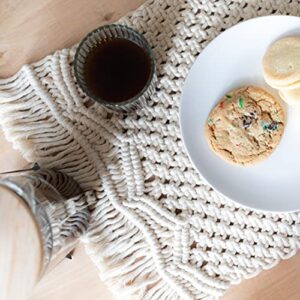 SnugLife Macrame Placemats Set of 4 - Handmade Cotton Woven Boho Placemats - Modern Farmhouse Fringe Placemats for Dining Table, Kitchen, Bohemian Wedding Décor, Rustic Natural Off White, 12”x18”