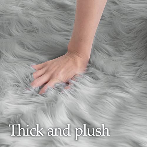 lalaLOOM Soft and Thick Faux Fur Rug, 5x7, Machine Washable, Super Fluffy Carpets for Bedroom and Living Room Floors, Durable Rubber Backing, Luxury Shag Area Rugs for Modern Interior, Soft Gray