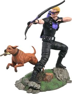 diamond select toys marvel gallery: hawkeye pvc figure, multicolor, 9 inches