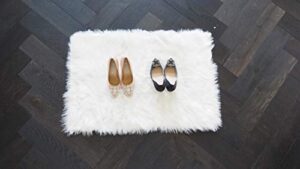 imitated sheepskin faux fur rug carpet washable mat for bedroom, living room or bathroom (2x3 ft rectangular)