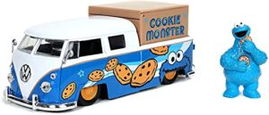 jada 1:24 diecast 1963 vw bus with cookie monster figure