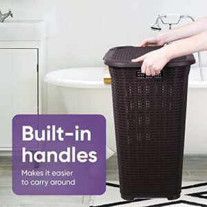 Plastic Laundry Hamper with Lid, 2 Pack Knit Designed Laundry Hamper Basket, 50 Liter Brown Cloths Hamper Organizer with Cut-out Handles. Space Saving for Laundry Room Bedroom Bathroom.