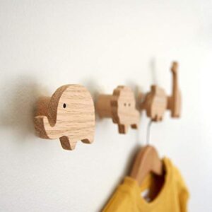 aWhiteWolfproduct Children's Coat Hooks Wall Mounted, Bedroom Or Nursery - Wooden African Safari Animal Theme Decor - Set of (4) Natural Oak Wood Cute Elephant Lion Giraffe & Hippo Kids Hangers