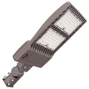 bbestled 320w led parking lot light commercial slip fitter mount,led sport court lights outdoor, ul dlc listed 44800lm ip65 5000k commercial area street pole lighting 100-277vac input brown