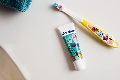 Jordan* Step 3 Kids Toothbrush, 6-9 Years, Soft Bristles, BPA Free - 4 Pack - Blue & Pink