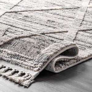 nuLOOM Suri Soft Diamond Trellis Textured Area Rug, 5' 3" x 7' 7", Grey