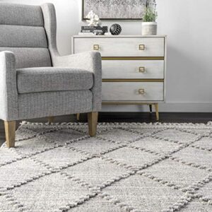 nuLOOM Skylar Textured Trellis Tasseled Area Rug, 4' x 6', Beige