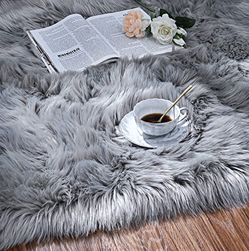 ISEAU Soft Faux Fur Fluffy Area Rug, Luxury Fuzzy Sheepskin Carpet Rugs for Bedroom Living Room, Shaggy Silky Plush Carpet Bedside Rug Floor Mat, 3ft x 5ft, Gray