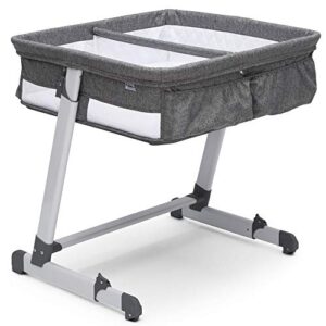 simmons kids by the bed city sleeper bassinet for twins - adjustable height portable crib with wheels & airflow mesh, grey tweed