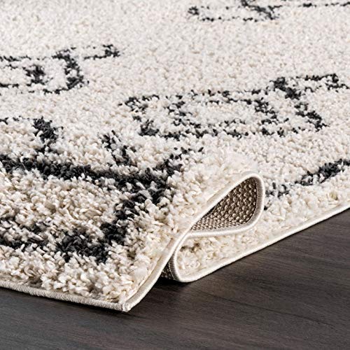 nuLOOM Mira Moroccan Diamond Shag Area Rug, 5' 3" x 7' 7", Off-white