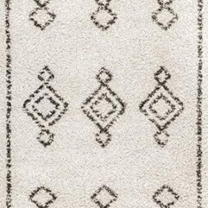 nuLOOM Mira Moroccan Diamond Shag Area Rug, 5' 3" x 7' 7", Off-white