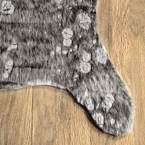 nuLOOM Bravo Spotted Faux Cowhide Area Rug, 5' 9" x 7' 7", Grey