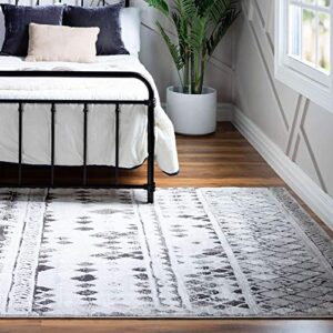 Rugs.com Leipzig Collection Area Rug – 4' x 6' Gray Low-Pile Rug Perfect for Entryways, Kitchens, Breakfast Nooks, Accent Pieces