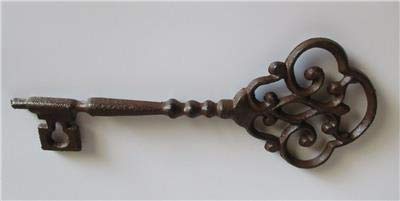 UD Decorative Iron Skeleton Key Wall Decor