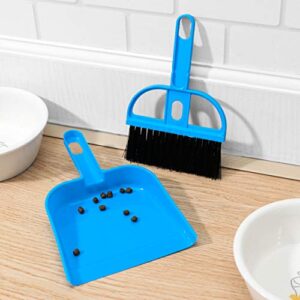 POPETPOP Mini Dustpan and Brush Set Portable Small Cage Cleaner for Guinea Pigs Cats Hedgehogs Hamsters Chinchillas Rabbits Reptiles (Random Color)