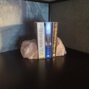 AMOYSTONE Rose Quartz Crystal Stone Bookends Small Bookcase Home Office with Rubber Bumpers 1 Pair 2-3 LBS