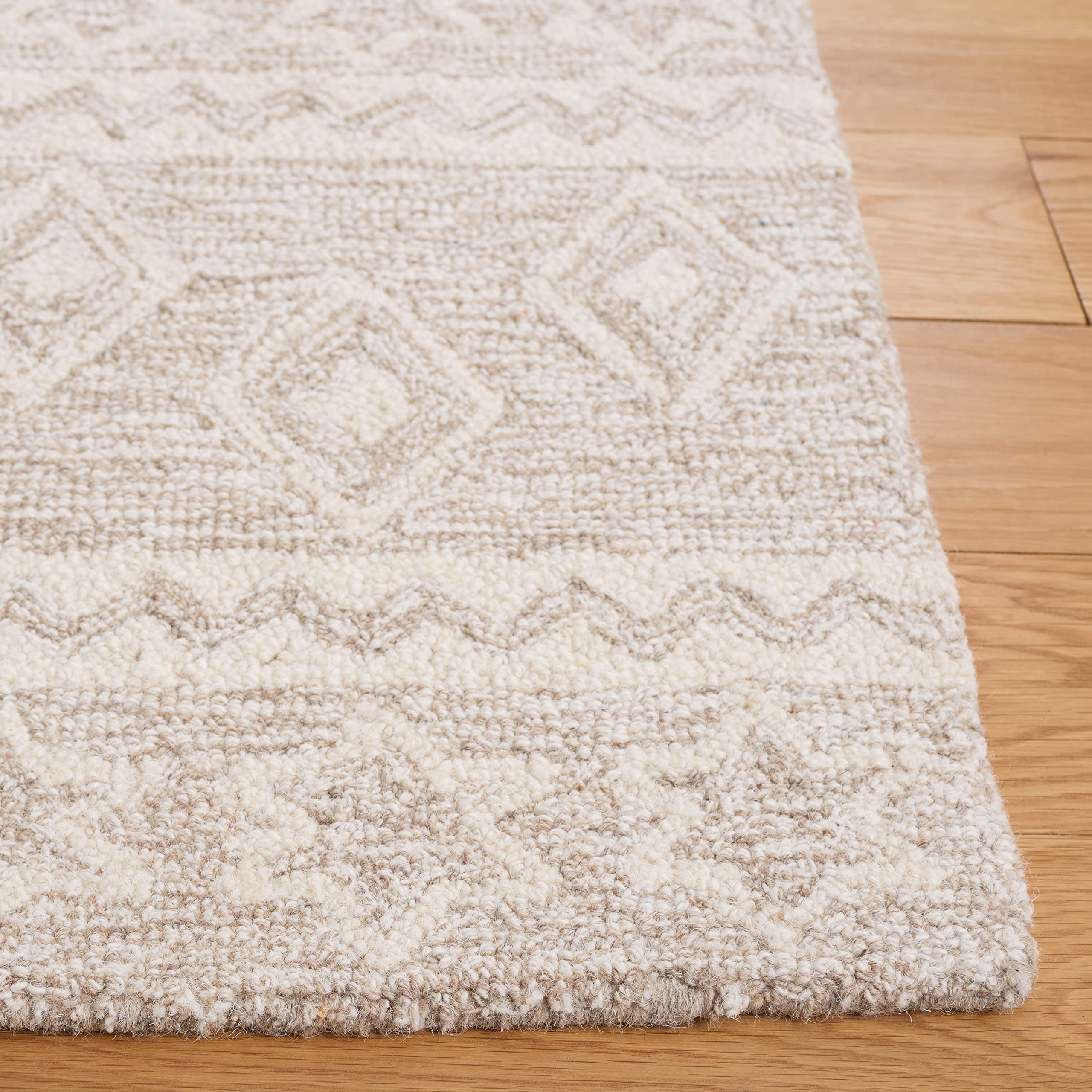 SAFAVIEH Micro-Loop Collection Area Rug - 5' x 8', Beige & Ivory, Handmade Moroccan Boho Tribal Wool, Ideal for High Traffic Areas in Living Room, Bedroom (MLP501B)