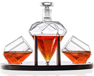 whiskey decanter diamond shaped with 2 diamond glasses & mahogany wooden holder – elegant handcrafted crafted glass decanter for liquor, scotch, rum, bourbon, vodka, tequila – great gift idea – 750ml