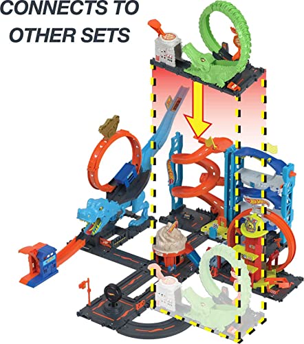 Hot Wheels Toy Car Track Set Gator Loop Attack Playset in Pizza Place with 1:64 Scale Car, Connects to Other Sets