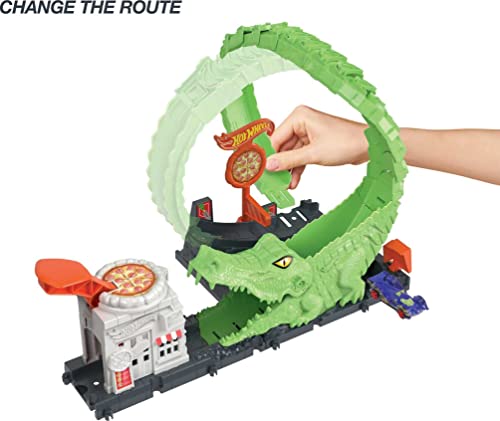 Hot Wheels Toy Car Track Set Gator Loop Attack Playset in Pizza Place with 1:64 Scale Car, Connects to Other Sets