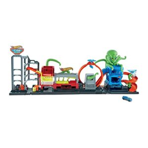 Hot Wheels City Ultimate Octo Car Wash Playset with No-Spill Water Tanks & 1 Color Reveal Car That Transforms with Water & Up & Set of 10 1:64 Scale Toy Trucks and Cars for Kids and Collectors