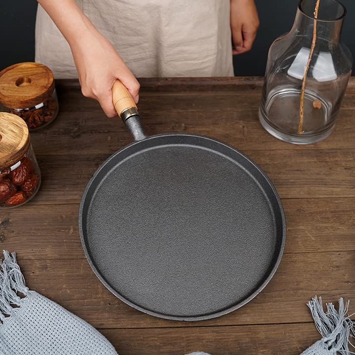 Uncoated Pizza Pan Cast Iron Round Griddle Healthy Thickened 10.24-Inch Pre-Seasoned Griddle Pan for Gass Stove with Wooden Helper Handle Pizza, Steak, Grill, Pancakes