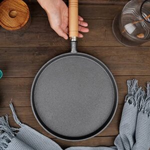 Uncoated Pizza Pan Cast Iron Round Griddle Healthy Thickened 10.24-Inch Pre-Seasoned Griddle Pan for Gass Stove with Wooden Helper Handle Pizza, Steak, Grill, Pancakes