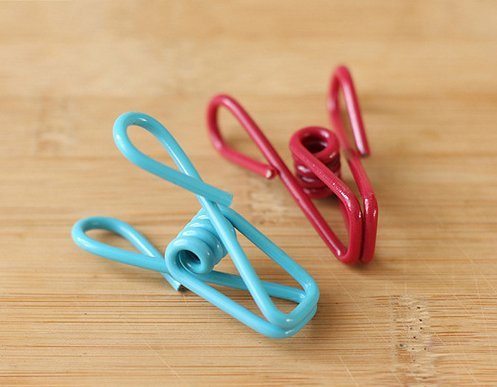 WOIWO 30Pcs Multi-Purpose Stainless Steel Wire Clips Pins Hanging Clips Hooks Assorted Colors