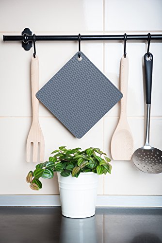 Silicone Trivet Mats - Pot Holders - Drying Mat Our potholders Kitchen Tools is Heat Resistant to 440°F, Non-Slip Durable Flexible Easy to wash and Dry and Contains 4 pcs by Q's INN.