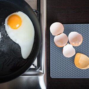 Silicone Trivet Mats - Pot Holders - Drying Mat Our potholders Kitchen Tools is Heat Resistant to 440°F, Non-Slip Durable Flexible Easy to wash and Dry and Contains 4 pcs by Q's INN.