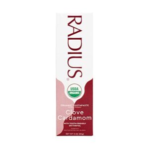 radius usda organic gel toothpaste, non toxic, designed to improve gum health and reduce the risk gum disease, red, clove cardamom, 3 ounce