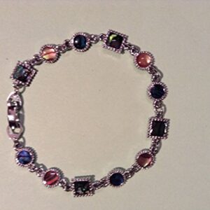 Shell of the Sea This circle & square Paua shell link bracelet is so cute & 7"