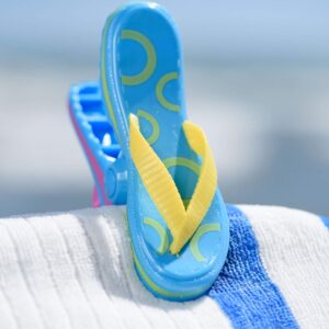 O2COOL Bocaclips - Beach Towel Clips for Beach Chairs, Patio and Pool Accessories Clothes Pins or Bag Clips - (Flip Flop) 4 Clips