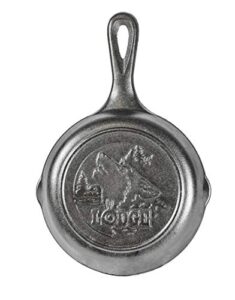 lodge wildlife series-6.5" cast iron skillet with wolf scene, black