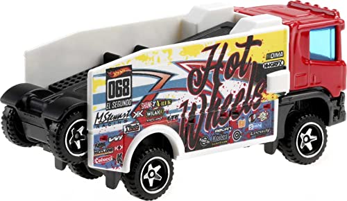 Hot Wheels Trackin' Trucks, 1:64 Scale Toy Racing Rig & 1 Toy Car for On and Off Track Play (Styles May Vary)