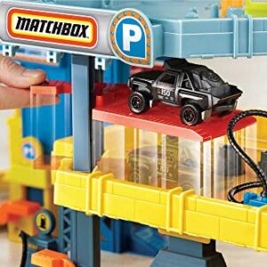 Matchbox Cars Playset, 4-Level Toy Garage & Tow Truck in 1:64 Scale, Kid-Powered Elevator, Car Repair Station & Spiral Ramp