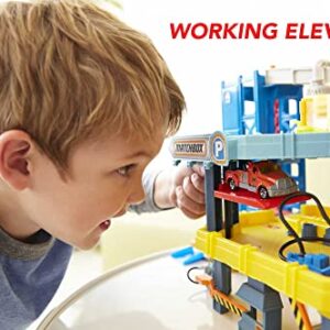 Matchbox Cars Playset, 4-Level Toy Garage & Tow Truck in 1:64 Scale, Kid-Powered Elevator, Car Repair Station & Spiral Ramp