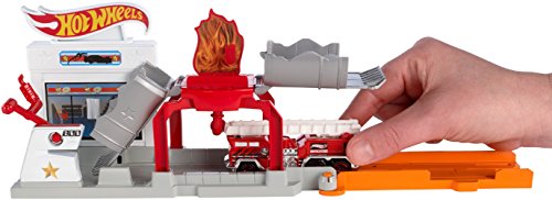 Hot Wheels Blaze Blast Playset Vehicle