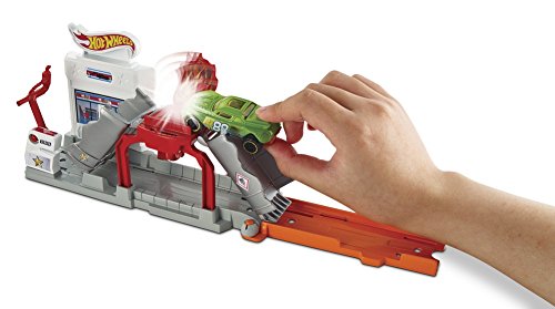 Hot Wheels Blaze Blast Playset Vehicle