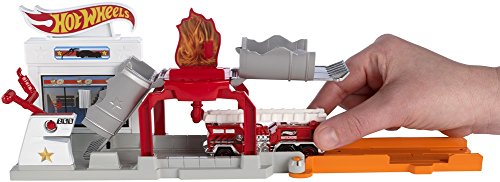 Hot Wheels Blaze Blast Playset Vehicle