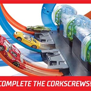 Hot Wheels Toy Car Track Set, Corkscrew Crash with 1:64 Scale Car, 3 Crash Zones, Powered by Motorized Booste, [Amazon Exclusive]